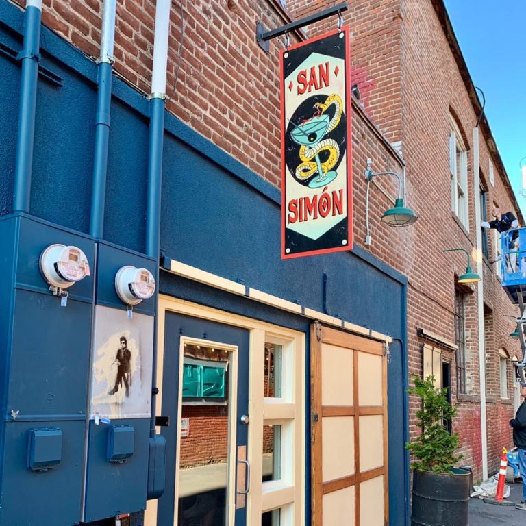 Top Bars in Bend, Oregon | Bend Nightlife | Moving To Bend